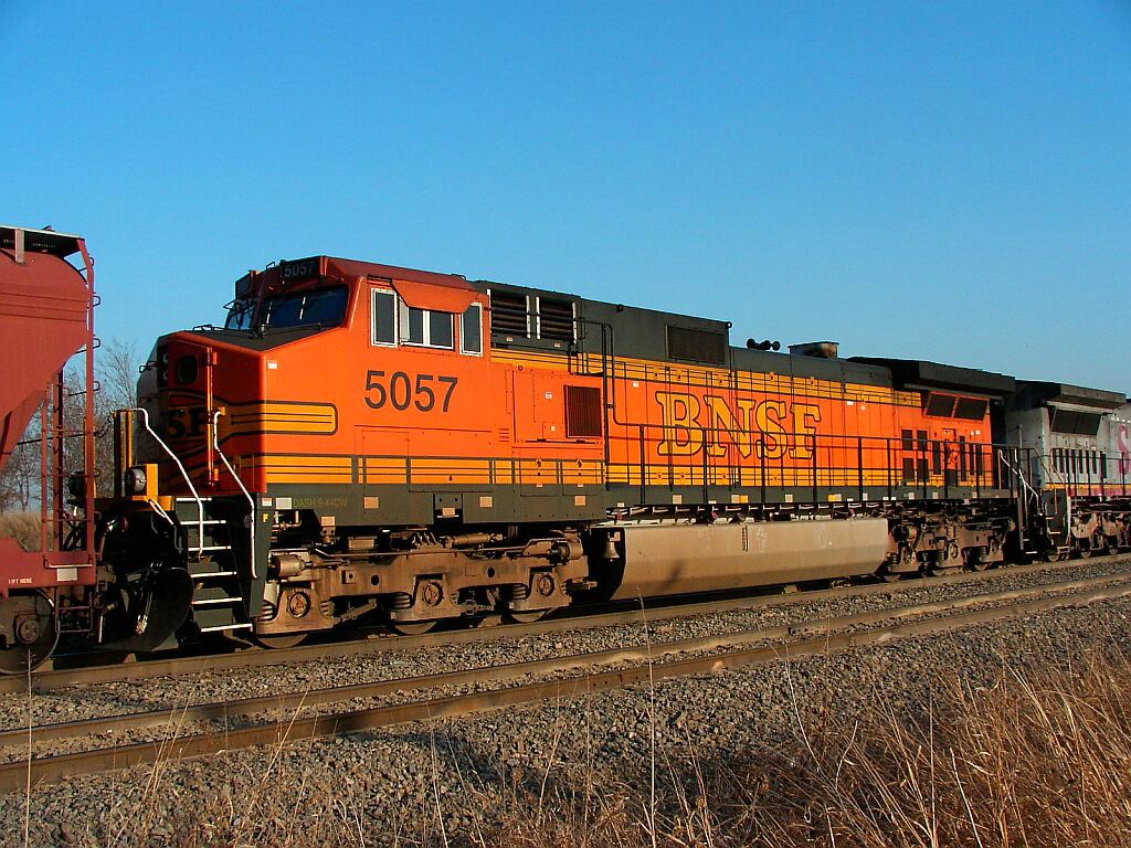 BNSF 5057